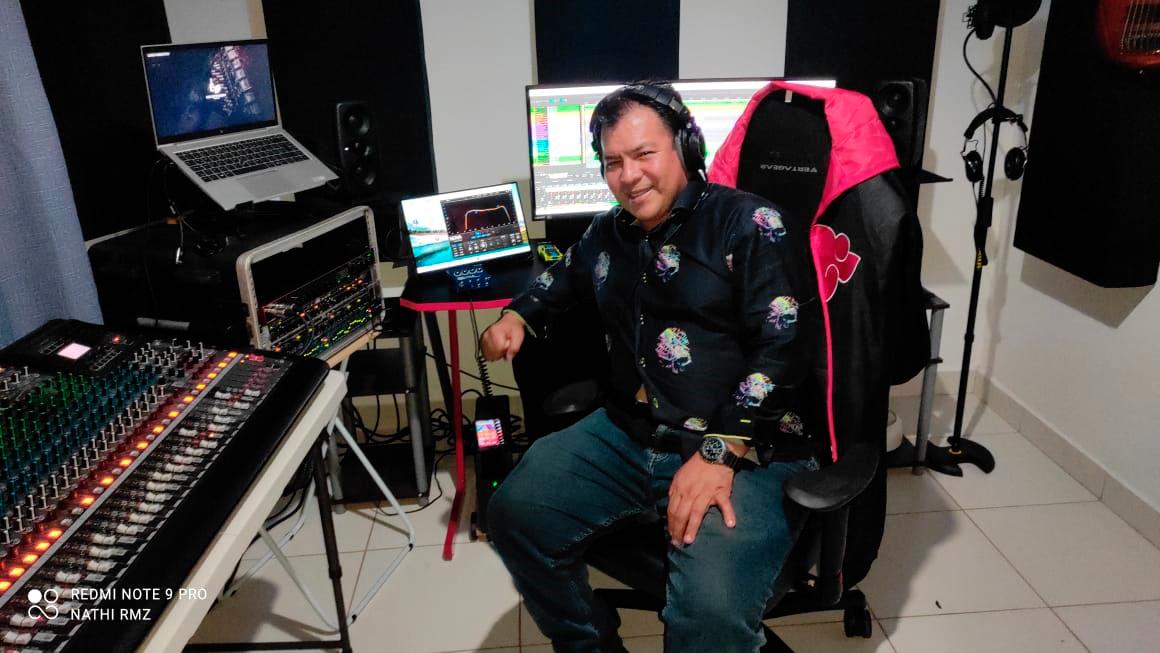De salonero a la cima de la radio. La historia de Frank Tamayo