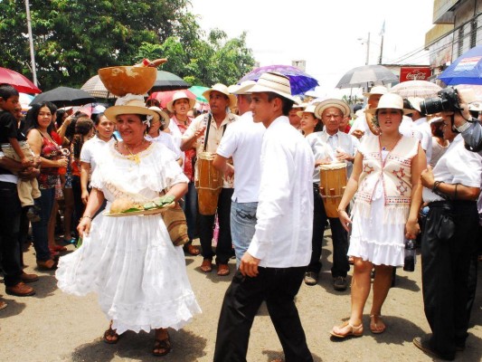 Reinó lo autóctono