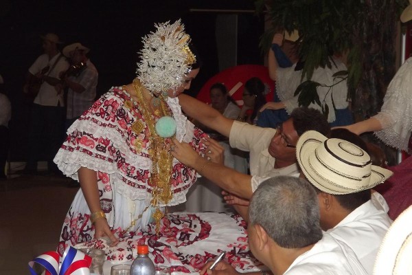 Regresa el concurso de la pollera en Chitré