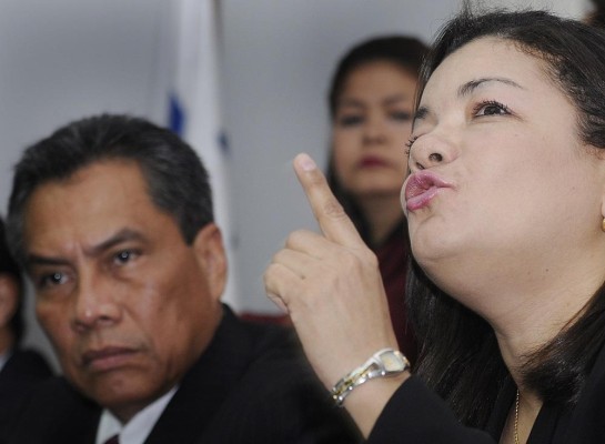 "Hay demasiadas trabas para investigar", aseguró Magaly Castillo