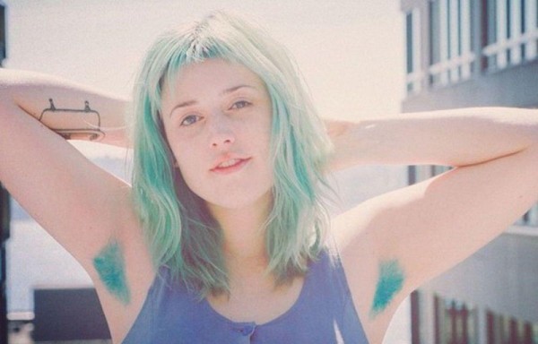 Teñirse el vello de las axilas es la última tendencia en la moda