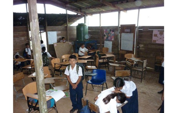 Persisten las escuelas rancho en el país