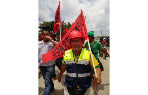 Obreros quieren su billullo