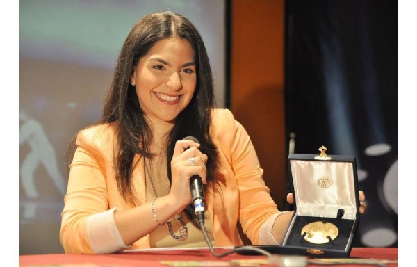 Grettel se prepara para viajar a México