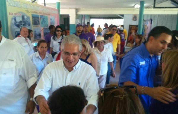 Panameñistas salen a votar para elegir a mil 701 convencionales