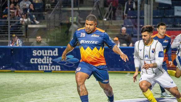Román Torres pone su salsa en el Futsal de Estados Unidos