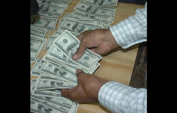 Tranzan $30 mil que iban al banco