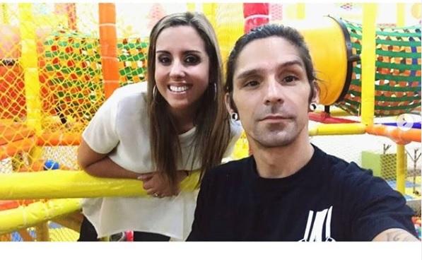 Michelle Simons celebra el cumpleaños del ex Salserín René Velazco