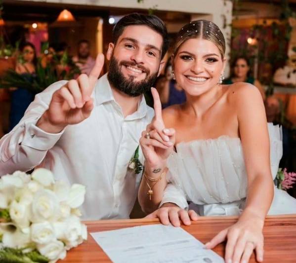 Amanda Díaz cumple dos años de casada