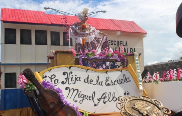 Soná celebra en grande el Desfile Típico y de La Pollera