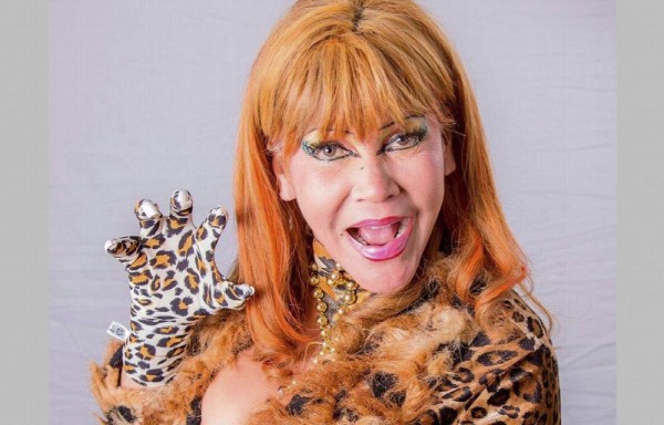 Se reconstruye sus partes íntimas