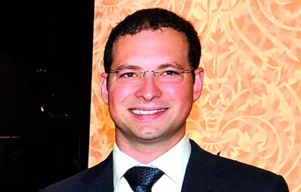 Minsa aún sin autorizar el regreso de Luis Martinelli Linares y familia