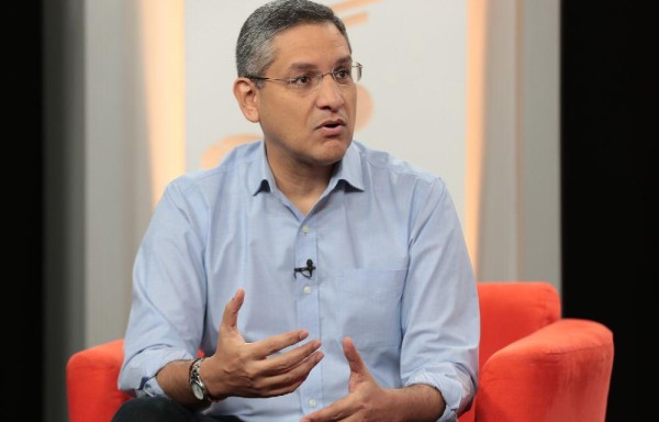 Aunque no lo dice tácitamente, la política es una opción para Eduardo ...