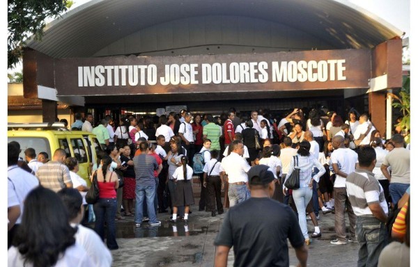 Inician clases en el Moscote con reparaciones a medias