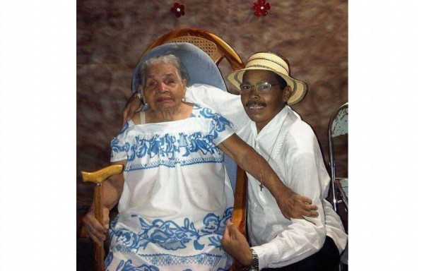 Brunilda, 100 años al lado de sus familiares