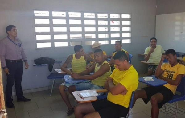 Ofrecen cursos a reos de Aguadulce