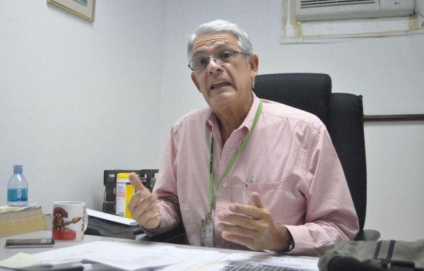 Transan a vendedores con carné falsificado