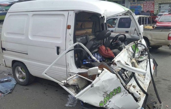 Conductor volvió a nacer tras colisionar con ‘pick-up’