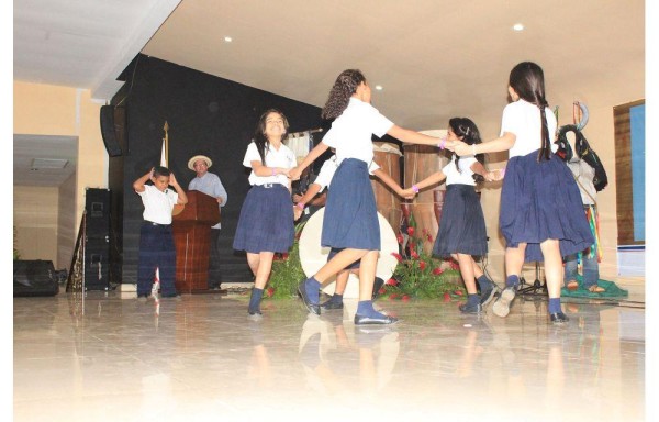 Celebran el concurso Dora Pérez de Zárate