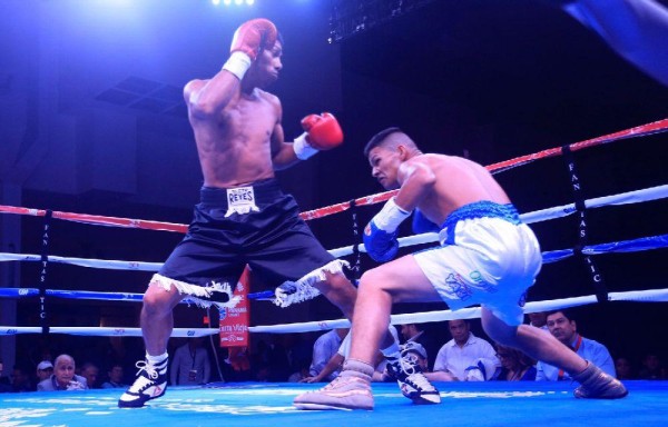 Tenorio se impone a una ‘Bestia' en el ring