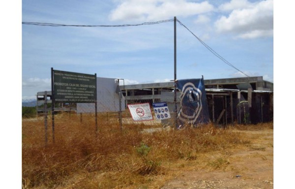 Policlínica de Penonomé continúa abandonada