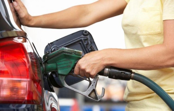 Anuncian nuevos precios de los combustibles a partir del viernes