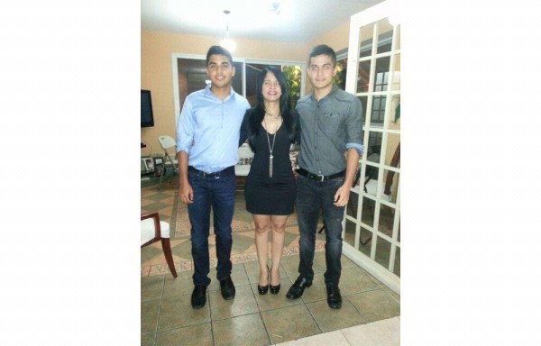 Amor de madre que refleja en las atenciones que da a los niños