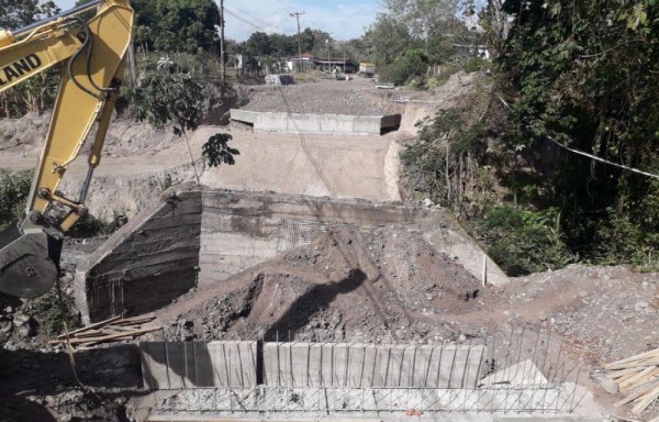 Ya quieren su puente en Alanje