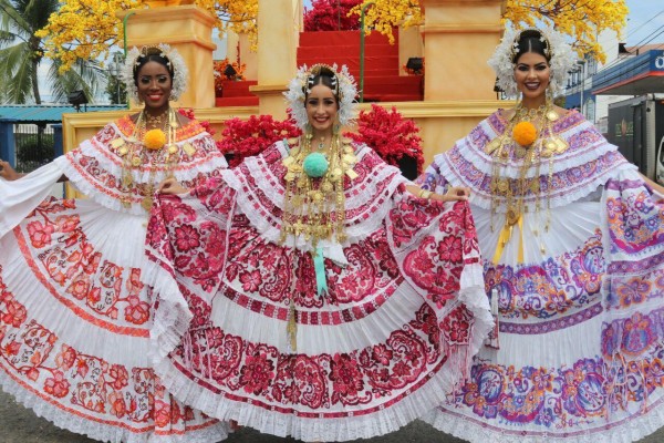 Desfile de las Mil Polleras, lujo y tradición