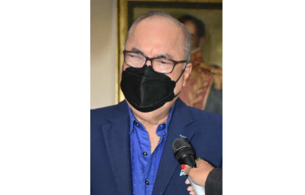 Lau Cortés se contagia de Covid-19 y asume su cargo el actual ...