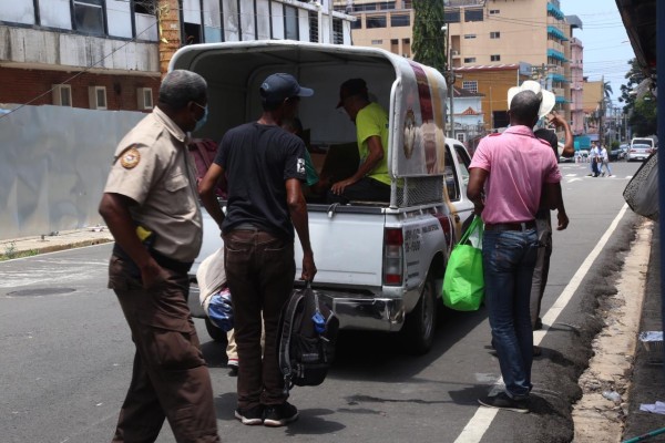 Realizan operativo para sacar a indigentes de las calles