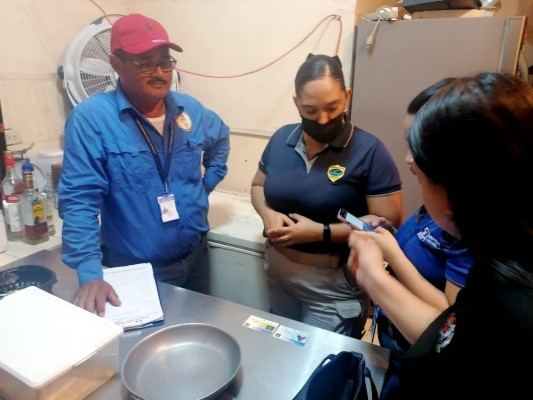 Comercios serán sancionados por contratar a extranjeros sin permiso laboral