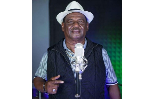 Arcadio Molinar, 54 años y sigue