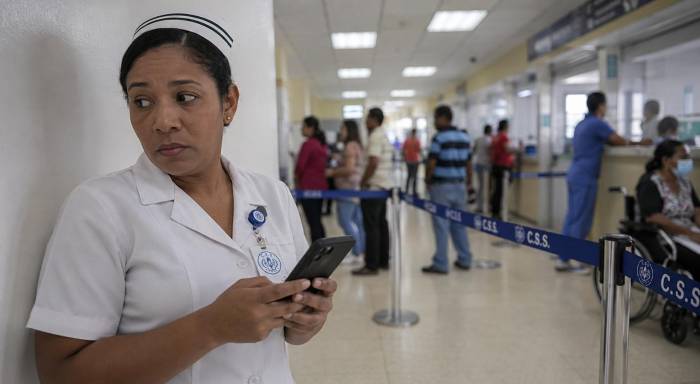 ¡Ojo! Funcionarios de la CSS no podrán usar celulares