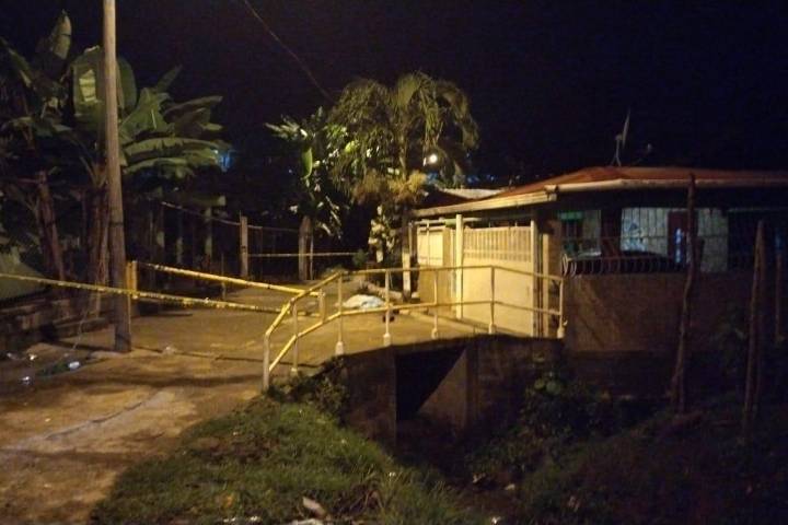 Le meten 7 tiros y lo dejan tieso en Rana de Oro